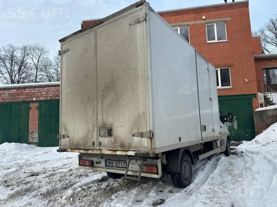 White Renault Master 2015 in Riga, with an engine capacity of 2.30 L and mileage of 381 thousand km for 9900 €, photo 4 on AUTOMOTO.COM.LV