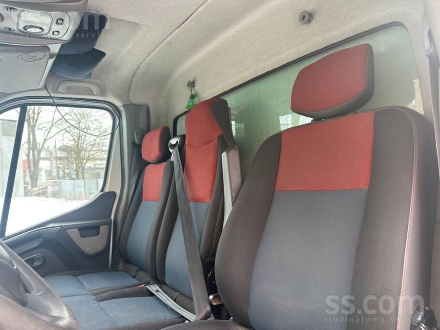 White Renault Master 2015 in Riga, with an engine capacity of 2.30 L and mileage of 381 thousand km for 9900 €, photo 7 on AUTOMOTO.COM.LV