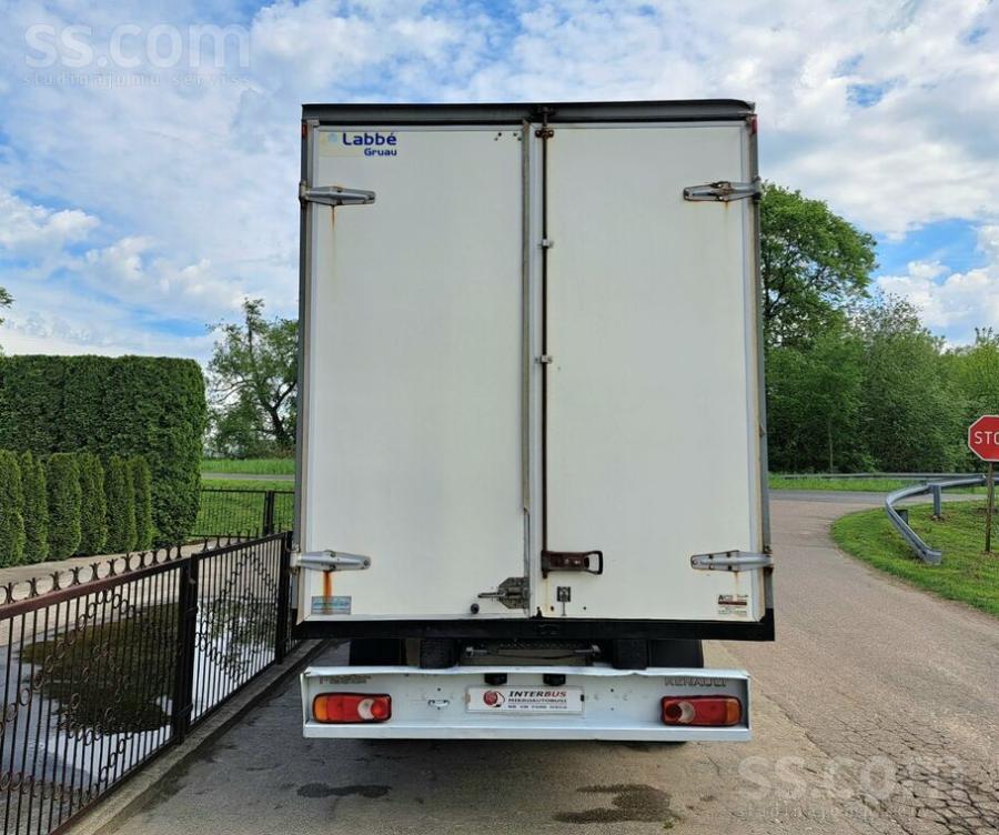 White Renault Master 2015 in Riga, with an engine capacity of 2.30 L and mileage of 0 thousand km for 15064 €, photo 7 on AUTOMOTO.COM.LV