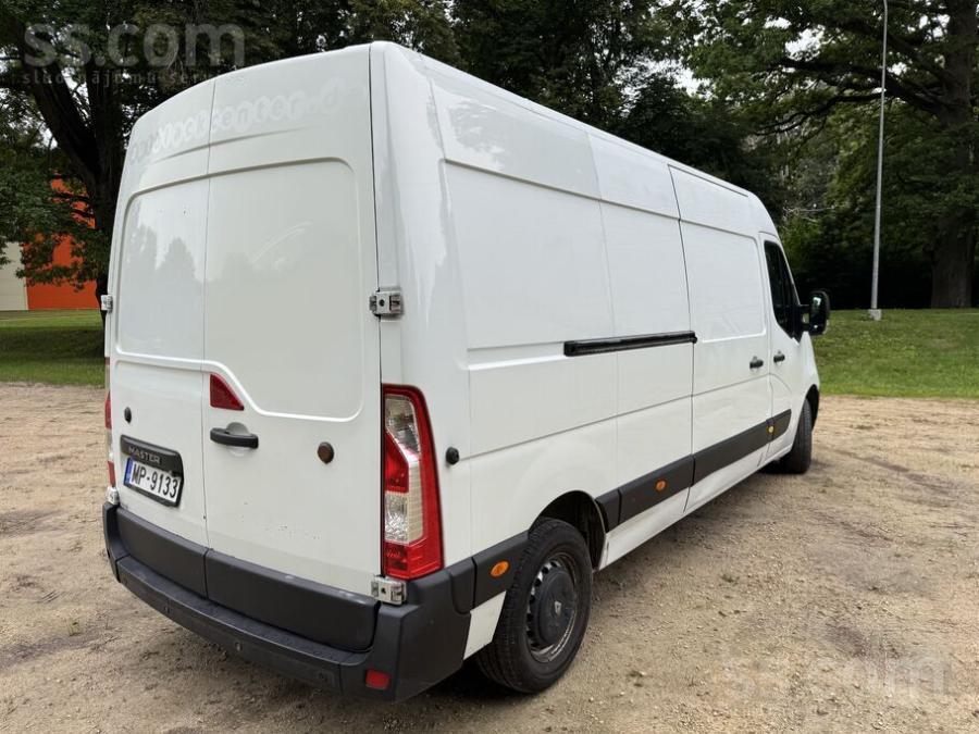 White Renault Master 2015 in Riga, with an engine capacity of 2.30 L and mileage of 426 thousand km for 6700 €, photo 3 on AUTOMOTO.COM.LV