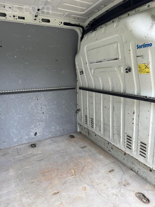 Balts Renault Master 2015 Rīga, ar dzinēja tilpumu 2.30 L un nobraukumu 426 tūkst. km par 6700 €, foto 5 vietnē AUTOMOTO.COM.LV