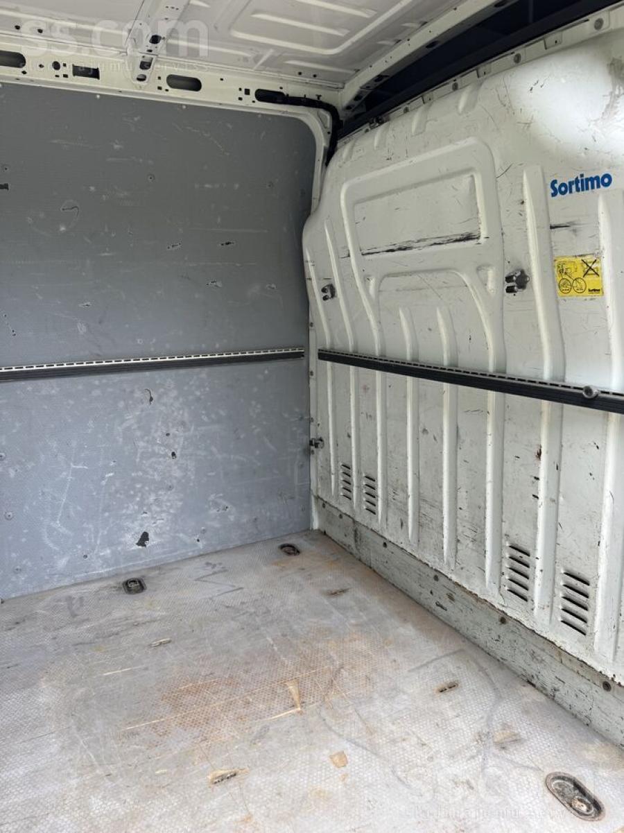 White Renault Master 2015 in Riga, with an engine capacity of 2.30 L and mileage of 426 thousand km for 6700 €, photo 6 on AUTOMOTO.COM.LV