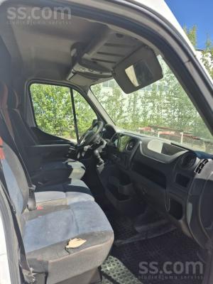 White Renault Master 2015 in Riga, with an engine capacity of 2.30 L and mileage of 312 thousand km for 5000 €, photo 8 on AUTOMOTO.COM.LV