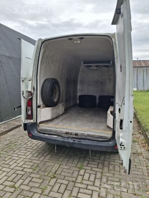 White Renault Master 2015 in Riga, with an engine capacity of 2.30 L and mileage of 768 thousand km for 5990 €, photo 8 on AUTOMOTO.COM.LV