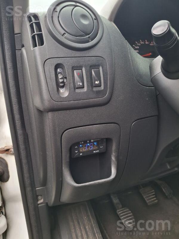 White Renault Master 2015 in Riga, with an engine capacity of 2.30 L and mileage of 768 thousand km for 5990 €, photo 9 on AUTOMOTO.COM.LV