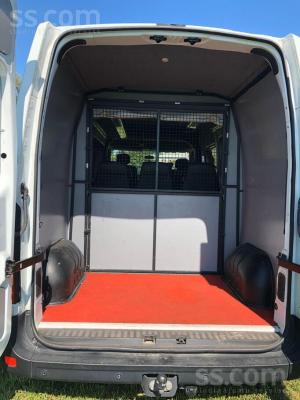 White Renault Master 2016 in Riga, with an engine capacity of 2.30 L and mileage of 335 thousand km for 15000 €, photo 6 on AUTOMOTO.COM.LV