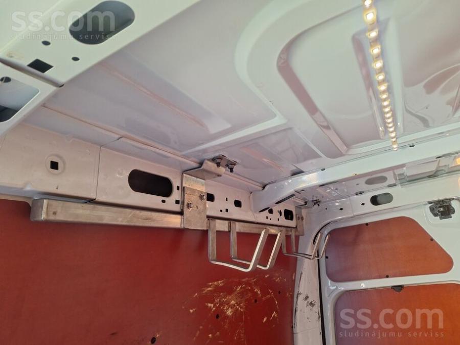 White Renault Master 2016 in Riga, with an engine capacity of 2.30 L and mileage of 269 thousand km for 7800 €, photo 11 on AUTOMOTO.COM.LV
