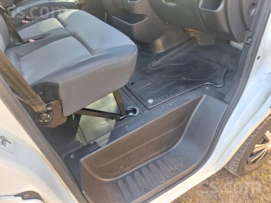 White Renault Master 2016 in Riga, with an engine capacity of 2.30 L and mileage of 269 thousand km for 7800 €, photo 15 on AUTOMOTO.COM.LV