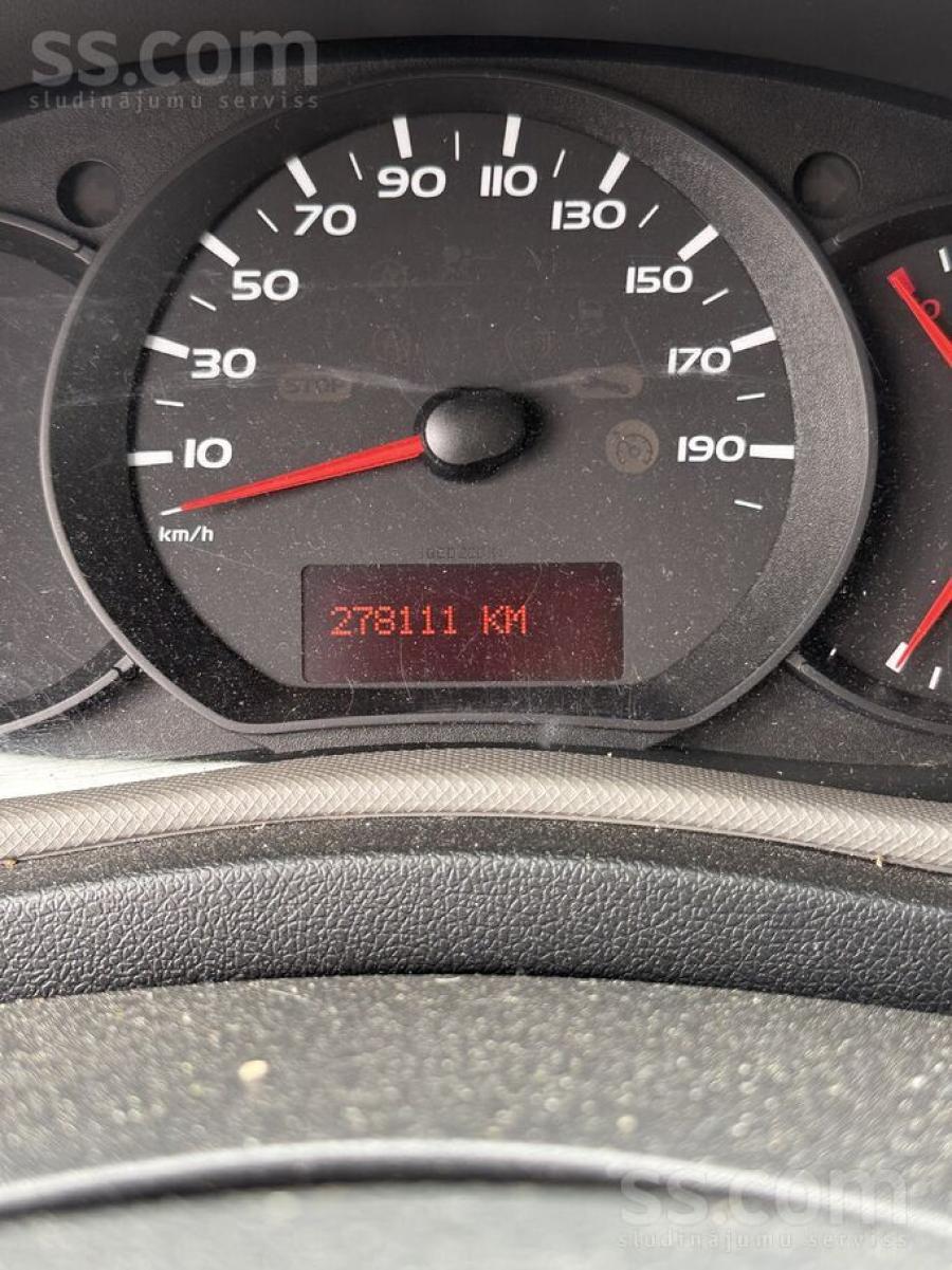 Balts Renault Master 2016 Valmiera, ar dzinēja tilpumu 2.30 L un nobraukumu 278 tūkst. km par 11000 €, foto 9 vietnē AUTOMOTO.COM.LV