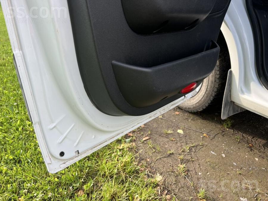 Balts Renault Master 2016 Limbaži, ar dzinēja tilpumu 2.30 L un nobraukumu 158 tūkst. km par 10500 €, foto 8 vietnē AUTOMOTO.COM.LV