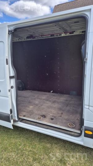 White Renault Master 2017 in Riga, with an engine capacity of 2.30 L and mileage of 338 thousand km for 8000 €, photo 6 on AUTOMOTO.COM.LV