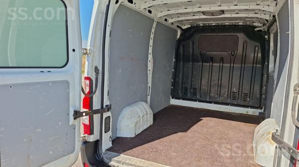 White Renault Master 2017 in Riga, with an engine capacity of 2.30 L and mileage of 268 thousand km for 7950 €, photo 7 on AUTOMOTO.COM.LV