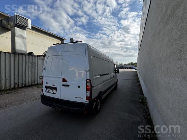White Renault Master 2017 in Riga, with an engine capacity of 2.30 L and mileage of 176 thousand km for 16500 €, photo 3 on AUTOMOTO.COM.LV