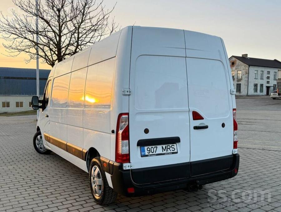 White Renault Master 2018 in Aizkraukle, with an engine capacity of 2.30 L and mileage of 254 thousand km for 8999 €, photo 11 on AUTOMOTO.COM.LV