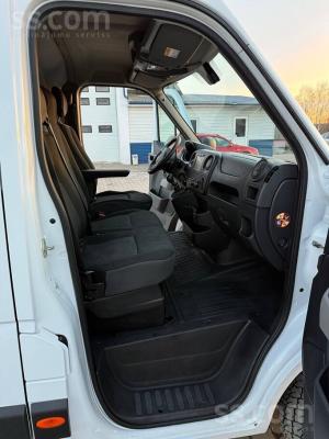 White Renault Master 2018 in Aizkraukle, with an engine capacity of 2.30 L and mileage of 254 thousand km for 8999 €, photo 19 on AUTOMOTO.COM.LV