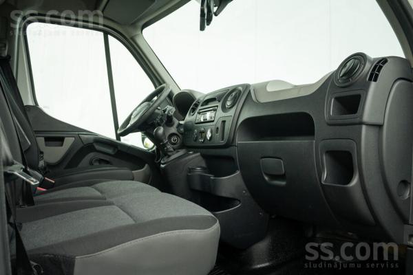 White Renault Master 2018 in Jelgava, with an engine capacity of 2.30 L and mileage of 405 thousand km for 8600 €, photo 7 on AUTOMOTO.COM.LV