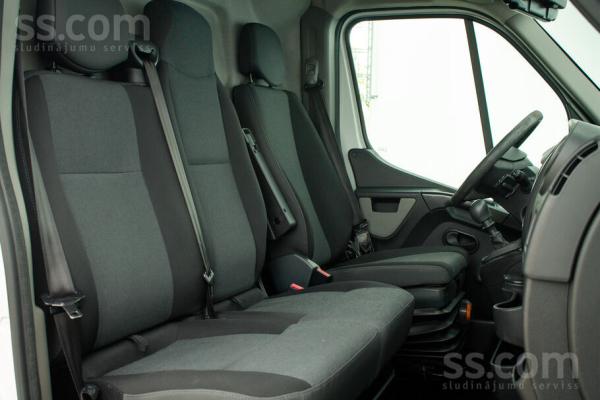White Renault Master 2018 in Jelgava, with an engine capacity of 2.30 L and mileage of 405 thousand km for 8600 €, photo 8 on AUTOMOTO.COM.LV