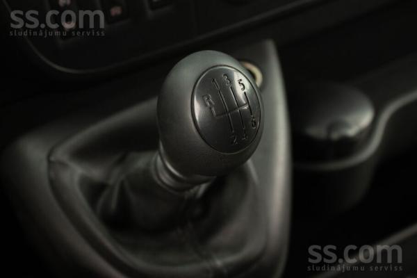 White Renault Master 2018 in Jelgava, with an engine capacity of 2.30 L and mileage of 405 thousand km for 8600 €, photo 10 on AUTOMOTO.COM.LV