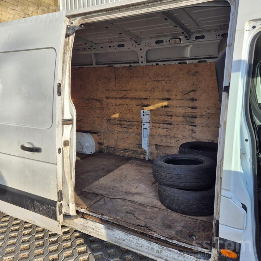 White Renault Master 2018 in Riga, with an engine capacity of 2.30 L and mileage of 180 thousand km for 7200 €, photo 4 on AUTOMOTO.COM.LV