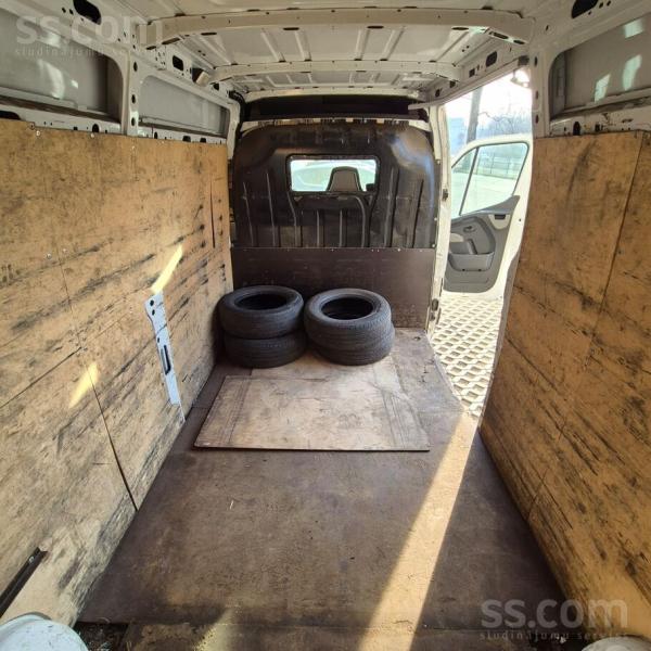 Balts Renault Master 2018 Rīga, ar dzinēja tilpumu 2.30 L un nobraukumu 180 tūkst. km par 7200 €, foto 4 vietnē AUTOMOTO.COM.LV