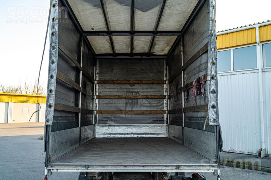 White Renault Master 2018 in Riga, with an engine capacity of 2.30 L and mileage of 350 thousand km for 13900 €, photo 7 on AUTOMOTO.COM.LV