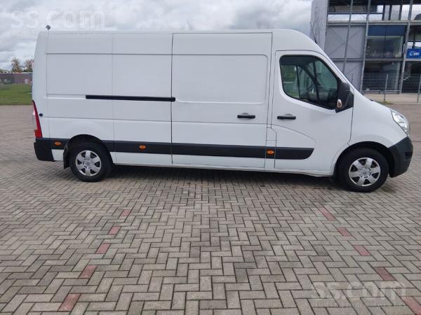 White Renault Master 2018 in Valmiera, with an engine capacity of 2.30 L and mileage of 258 thousand km for 9600 €, photo 4 on AUTOMOTO.COM.LV