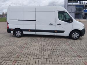 White Renault Master 2018 in Valmiera, with an engine capacity of 2.30 L and mileage of 258 thousand km for 9600 €, photo 4 on AUTOMOTO.COM.LV