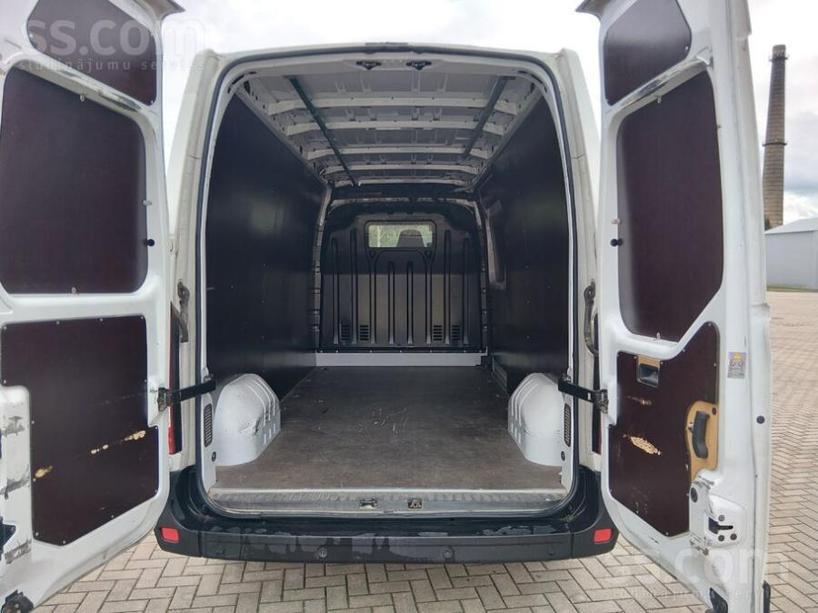 White Renault Master 2018 in Valmiera, with an engine capacity of 2.30 L and mileage of 258 thousand km for 9600 €, photo 6 on AUTOMOTO.COM.LV