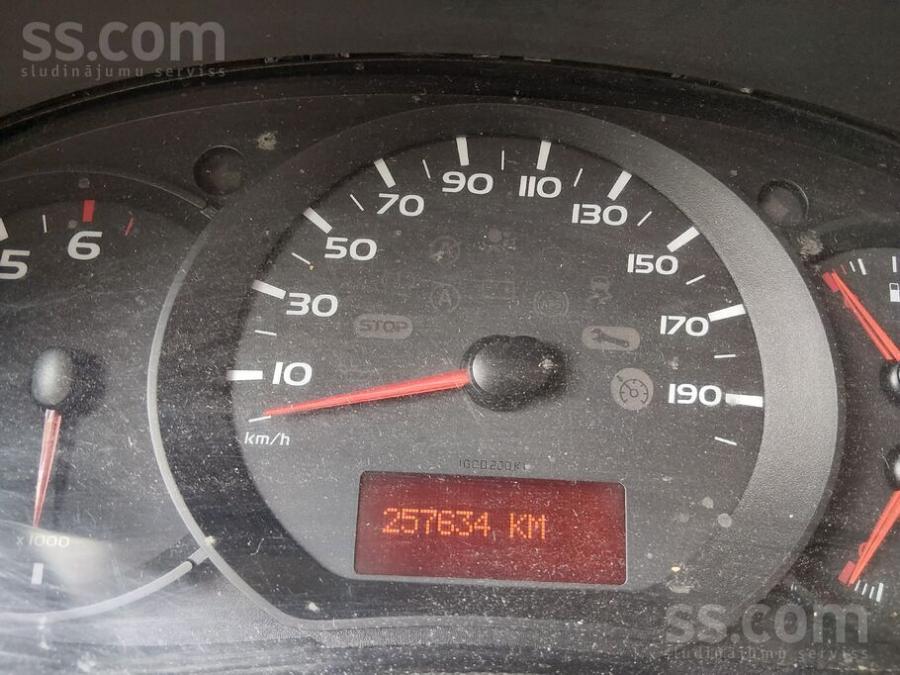 White Renault Master 2018 in Valmiera, with an engine capacity of 2.30 L and mileage of 258 thousand km for 9600 €, photo 9 on AUTOMOTO.COM.LV