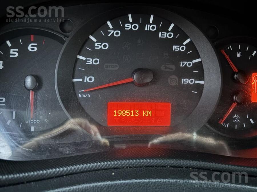 White Renault Master 2018 in Riga, with an engine capacity of 2.30 L and mileage of 198 thousand km for 12500 €, photo 11 on AUTOMOTO.COM.LV