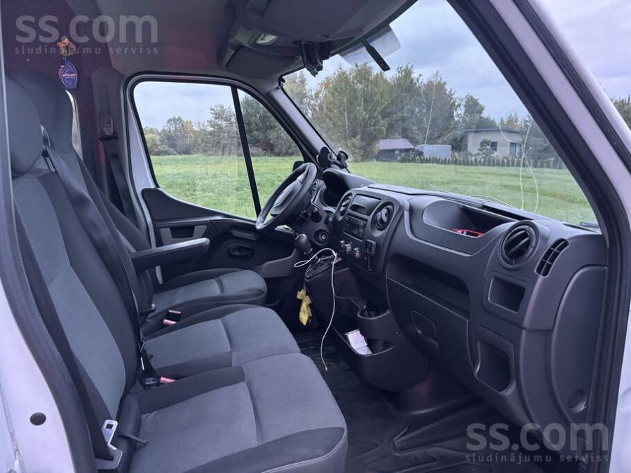 White Renault Master 2018 in Riga, with an engine capacity of 2.30 L and mileage of 198 thousand km for 12500 €, photo 14 on AUTOMOTO.COM.LV
