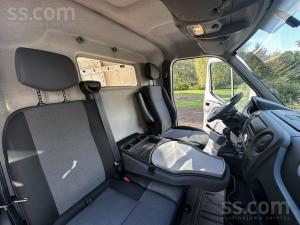 White Renault Master 2019 in Riga, with an engine capacity of 2.30 L and mileage of 108 thousand km for 15500 €, photo 4 on AUTOMOTO.COM.LV