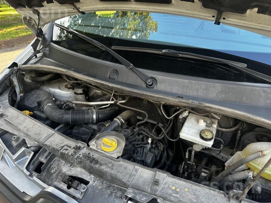 White Renault Master 2019 in Riga, with an engine capacity of 2.30 L and mileage of 108 thousand km for 15500 €, photo 11 on AUTOMOTO.COM.LV