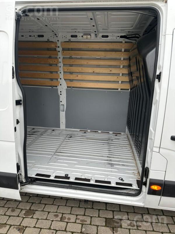 White Renault Master 2019 in Dobele, with an engine capacity of 2.30 L and mileage of 325 thousand km for 9900 €, photo 8 on AUTOMOTO.COM.LV