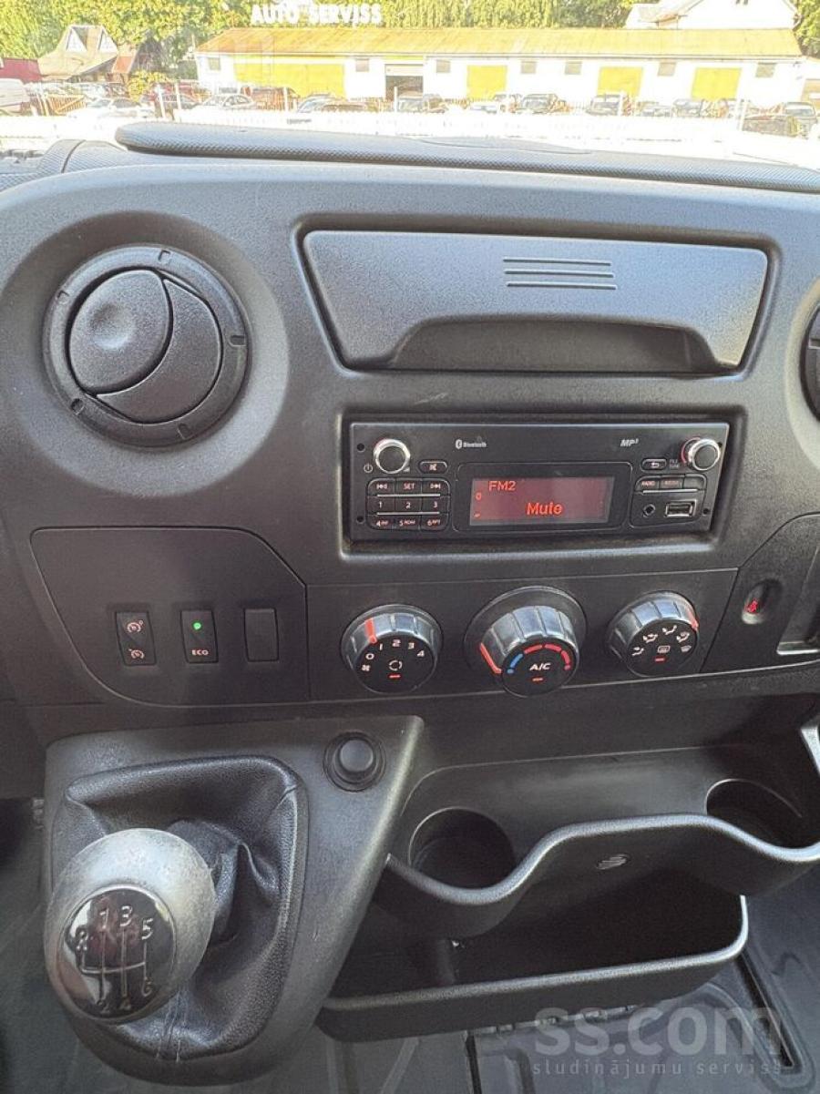 White Renault Master 2019 in Riga, with an engine capacity of 2.30 L and mileage of 0 thousand km for 11000 €, photo 14 on AUTOMOTO.COM.LV