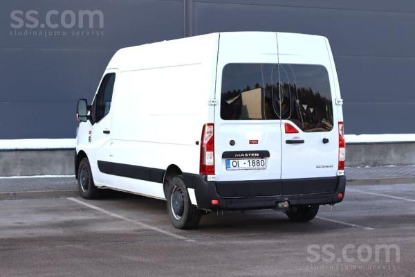 White Renault Master 2020 in Riga, with an engine capacity of 2.30 L and mileage of 63 thousand km for 17980 €, photo 4 on AUTOMOTO.COM.LV
