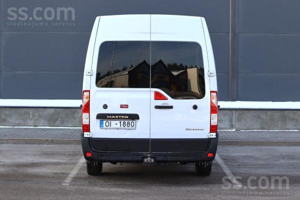 White Renault Master 2020 in Riga, with an engine capacity of 2.30 L and mileage of 63 thousand km for 17980 €, photo 5 on AUTOMOTO.COM.LV