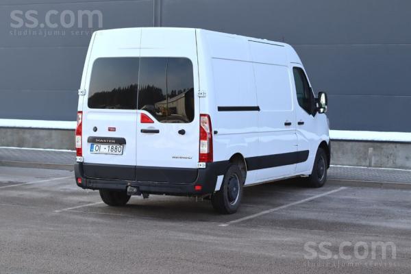 White Renault Master 2020 in Riga, with an engine capacity of 2.30 L and mileage of 63 thousand km for 17980 €, photo 6 on AUTOMOTO.COM.LV