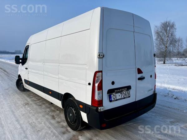 White Renault Master 2020 in Riga, with an engine capacity of 2.30 L and mileage of 311 thousand km for 15600 €, photo 2 on AUTOMOTO.COM.LV