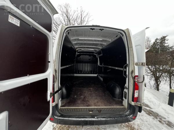 White Renault Master 2020 in Riga, with an engine capacity of 2.30 L and mileage of 311 thousand km for 15600 €, photo 9 on AUTOMOTO.COM.LV