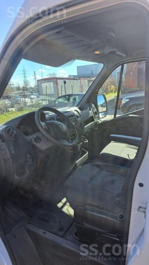 White Renault Master 2020 in Riga, with an engine capacity of 2.30 L and mileage of 169 thousand km for 14500 €, photo 8 on AUTOMOTO.COM.LV