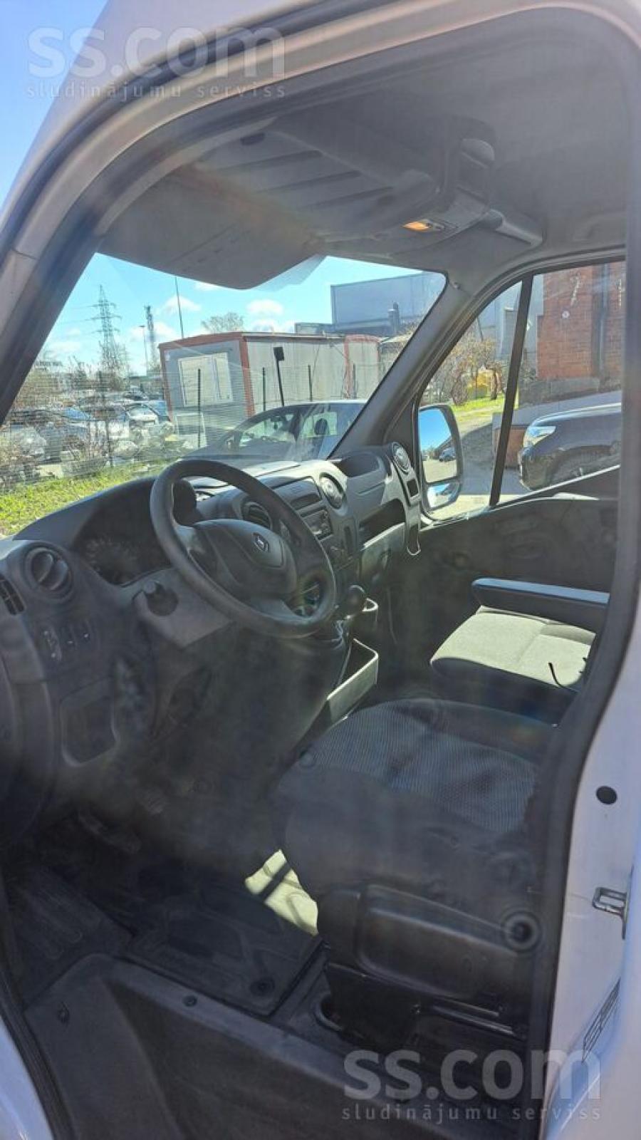 White Renault Master 2020 in Riga, with an engine capacity of 2.30 L and mileage of 169 thousand km for 14500 €, photo 8 on AUTOMOTO.COM.LV