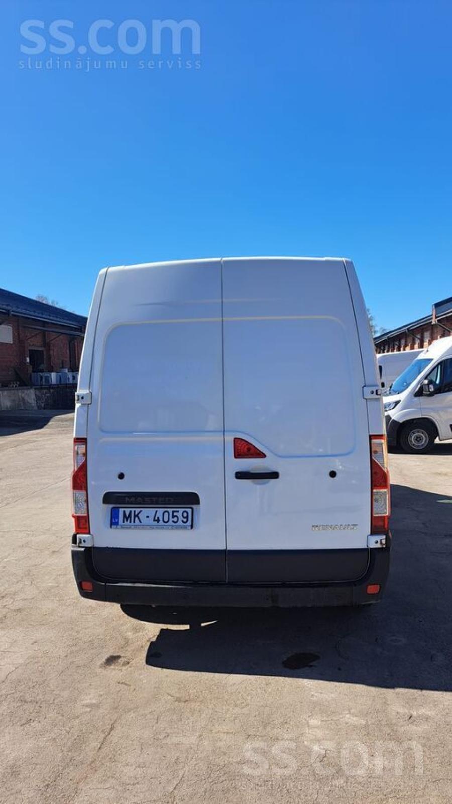 White Renault Master 2020 in Riga, with an engine capacity of 2.30 L and mileage of 169 thousand km for 14500 €, photo 10 on AUTOMOTO.COM.LV