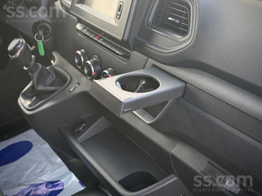Balts Renault Master 2020 Rīga, ar dzinēja tilpumu 2.30 L un nobraukumu 219 tūkst. km par 13650 €, foto 24 vietnē AUTOMOTO.COM.LV