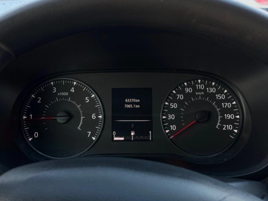 White Renault Master 2020 in Riga, with an engine capacity of 2.30 L and mileage of 63 thousand km for 17980 €, photo 5 on AUTOMOTO.COM.LV