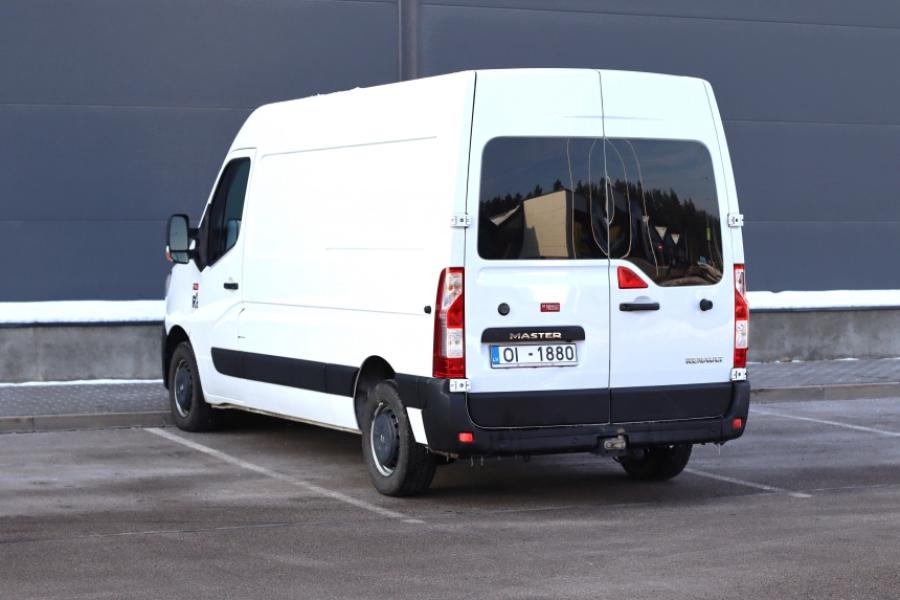 White Renault Master 2020 in Riga, with an engine capacity of 2.30 L and mileage of 63 thousand km for 17980 €, photo 15 on AUTOMOTO.COM.LV