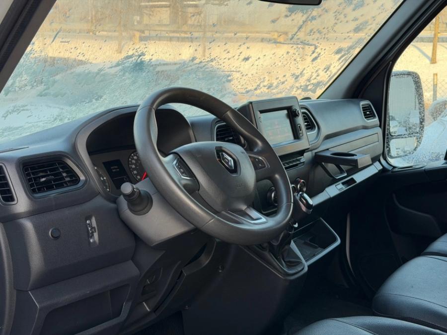 White Renault Master 2020 in Riga, with an engine capacity of 2.30 L and mileage of 63 thousand km for 17980 €, photo 18 on AUTOMOTO.COM.LV