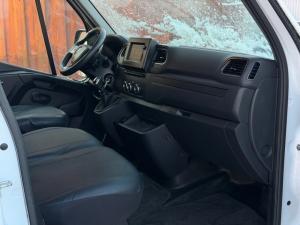 White Renault Master 2020 in Riga, with an engine capacity of 2.30 L and mileage of 63 thousand km for 17980 €, photo 19 on AUTOMOTO.COM.LV