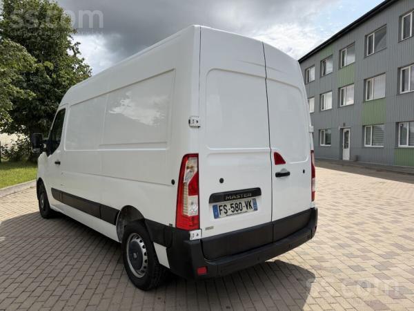 White Renault Master 2020 in Jelgava, with an engine capacity of 2.30 L and mileage of 178 thousand km for 13700 €, photo 4 on AUTOMOTO.COM.LV