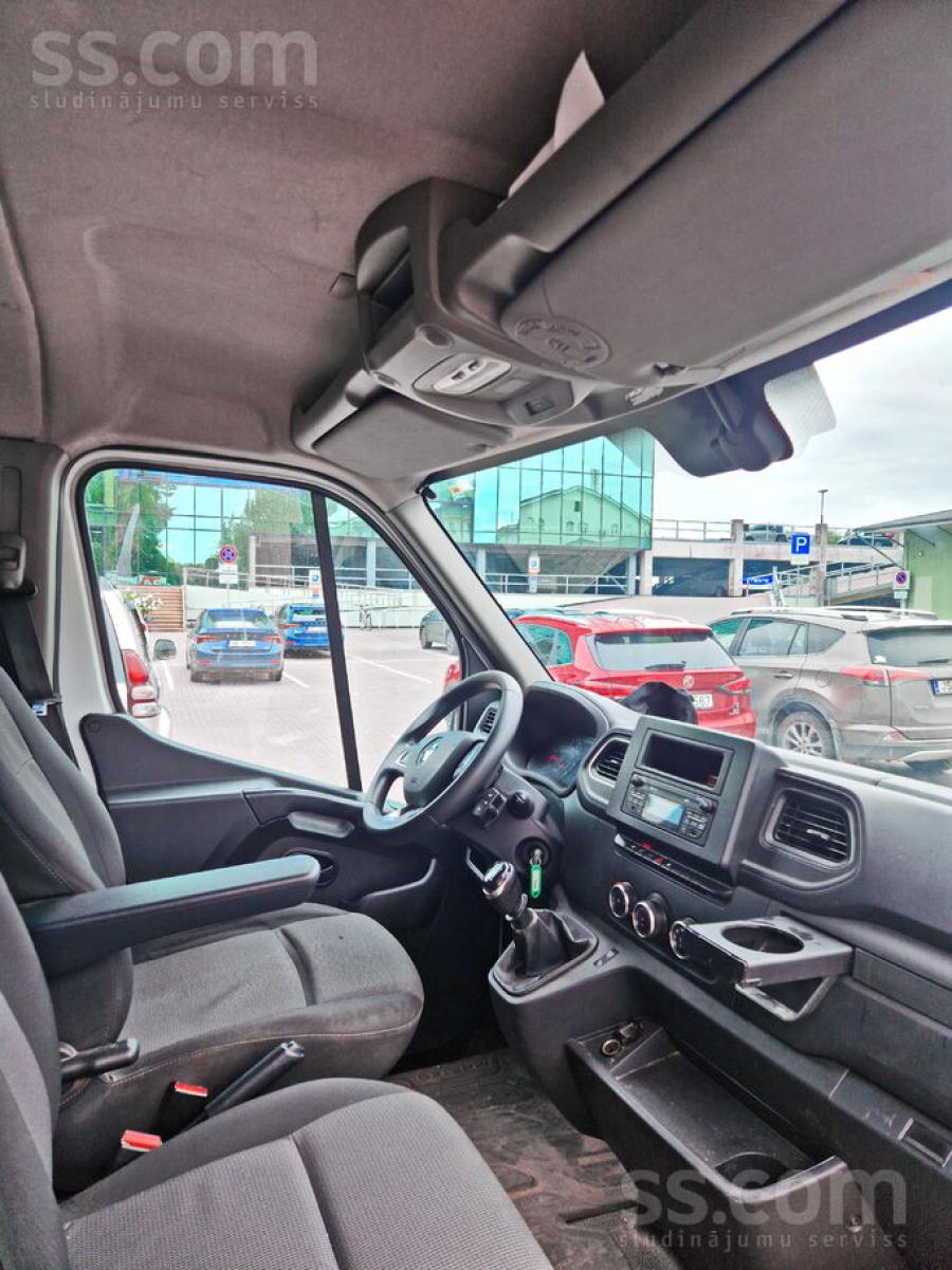 White Renault Master 2020 in Riga, with an engine capacity of 2.30 L and mileage of 158 thousand km for 20000 €, photo 5 on AUTOMOTO.COM.LV